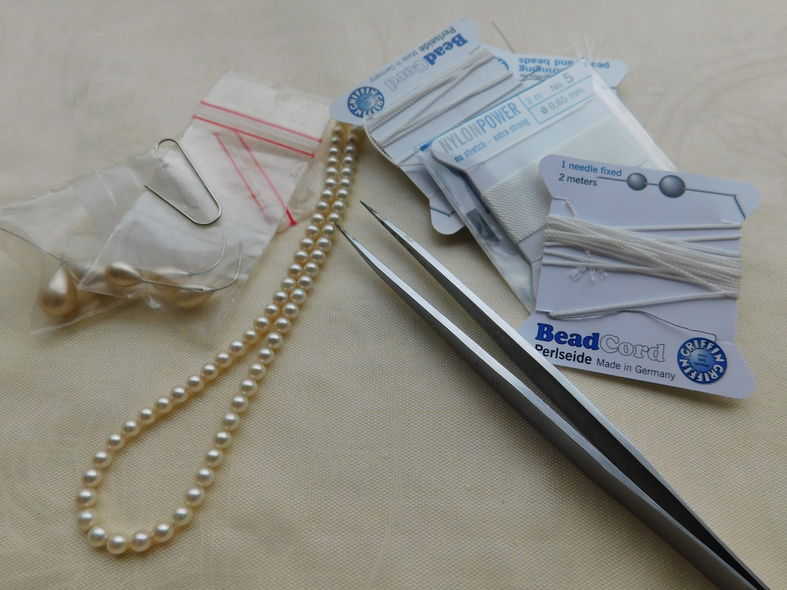 Parelkettingen rijgen en knopen - Antje Design - Bussum